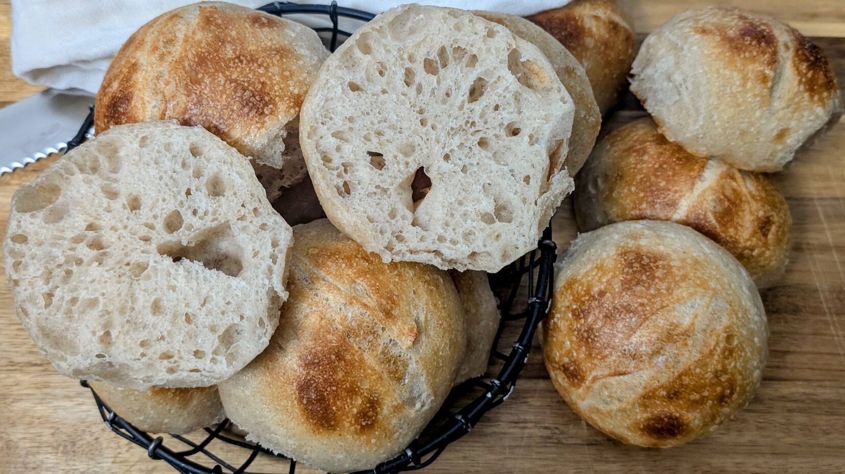 Leckere Frühstücksbrötchen – abends geformt, morgens gebacken!